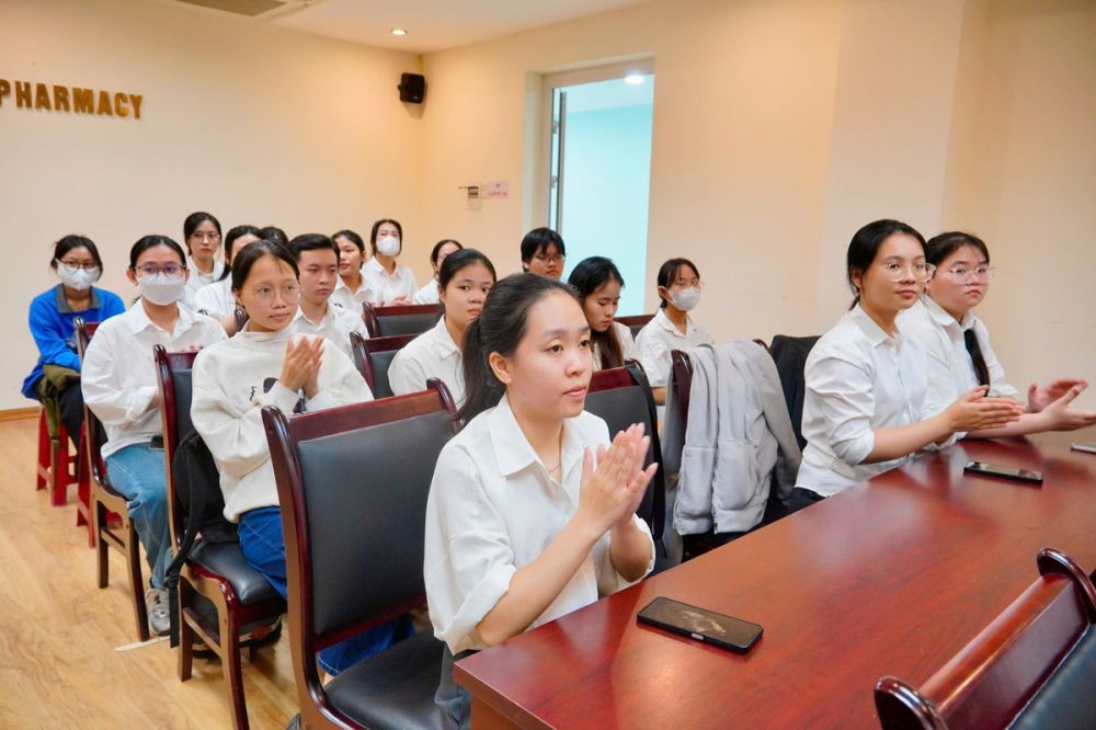 Hoạt động Hue-UMP | Lễ trao học bổng Báo Quốc cho sinh viên năm học 2025-2026